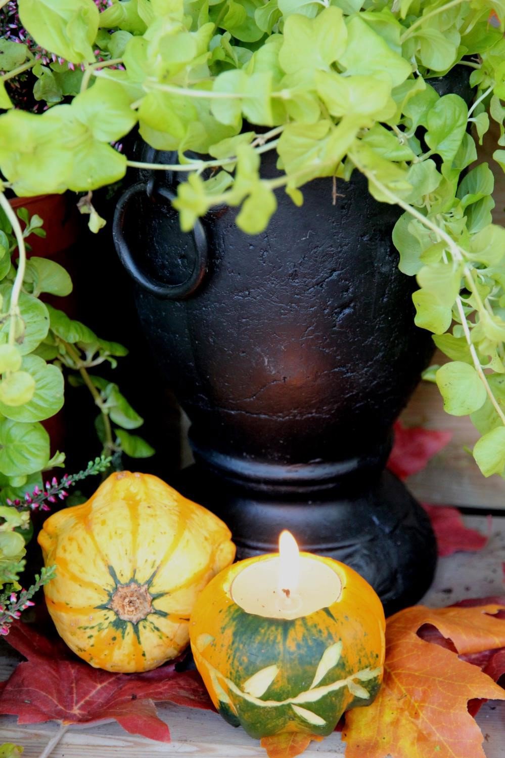 Pyssla en ljuslykta av pumpa